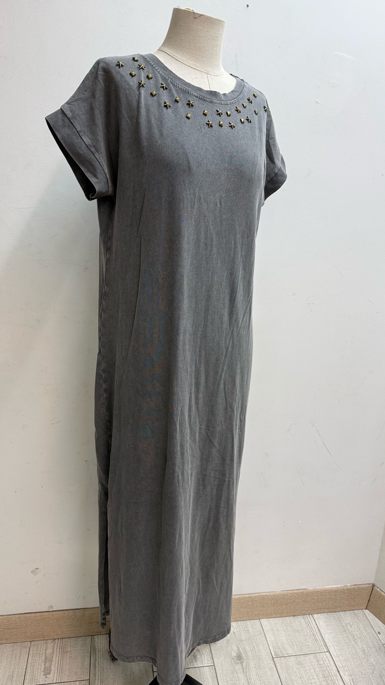 Long stretch cotton dress adorned with studs | Paris Fashion Shops