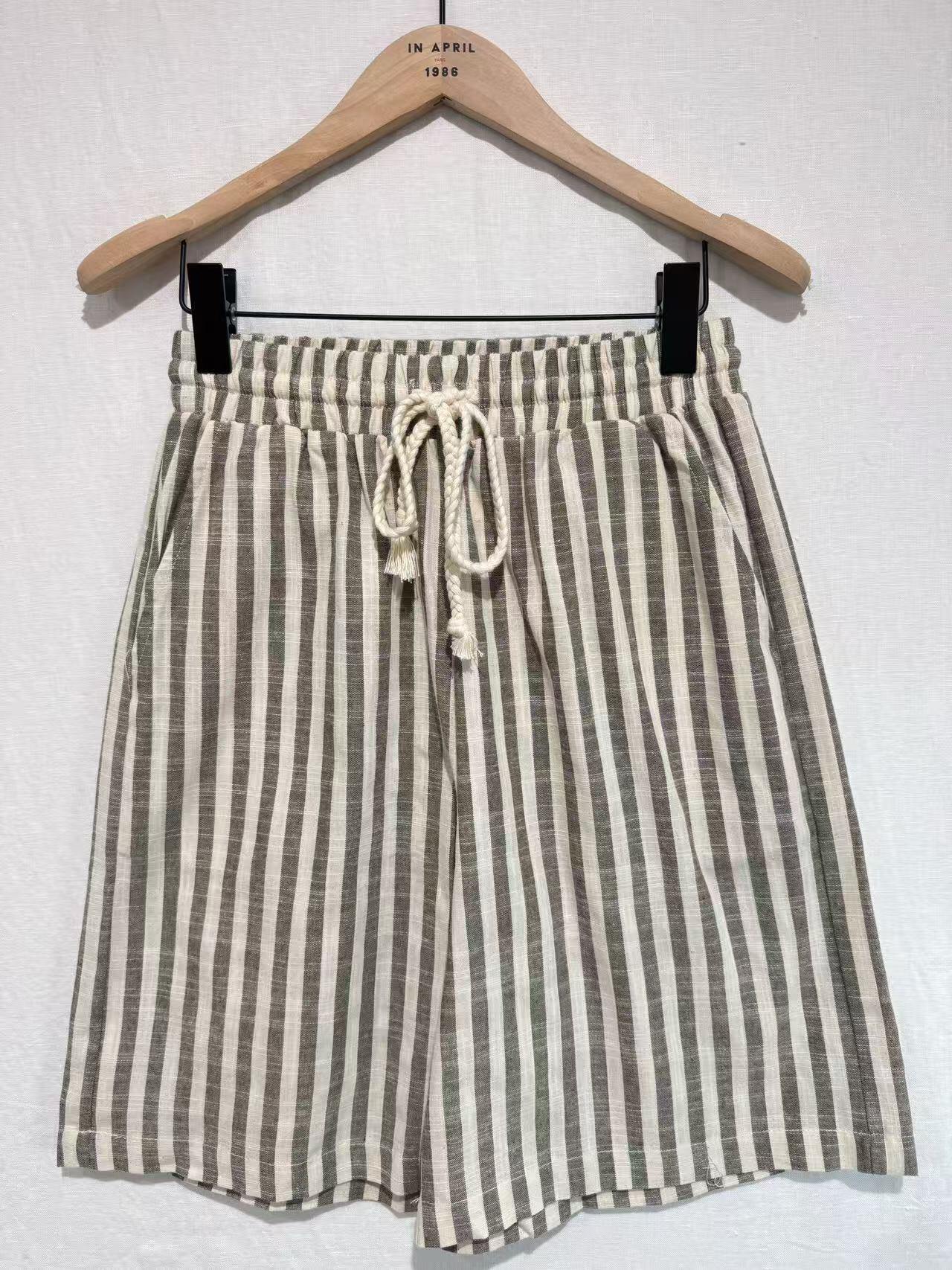 Short rayé taille haute – Esprit estival structuré. | Paris Fashion Shops