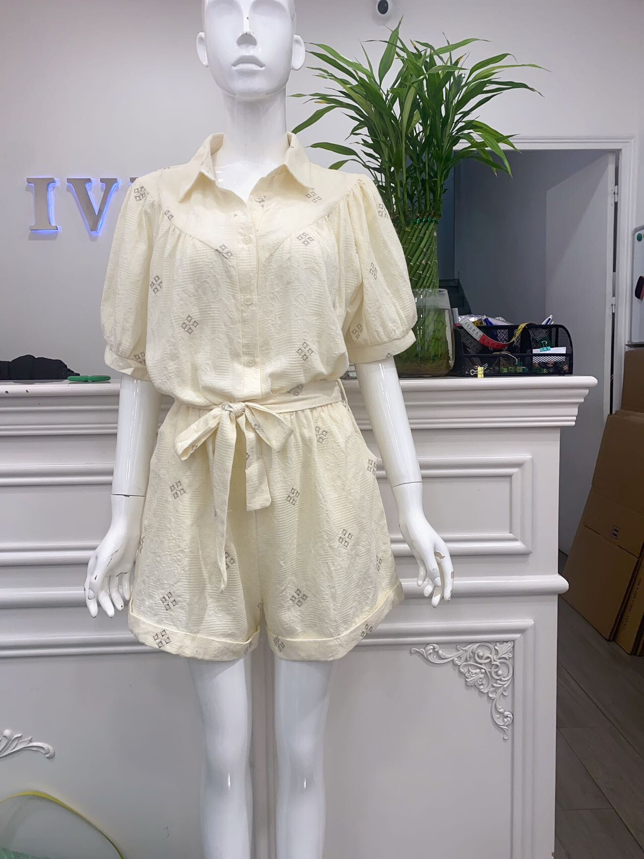 IVIVI | Paris Fashion Shops