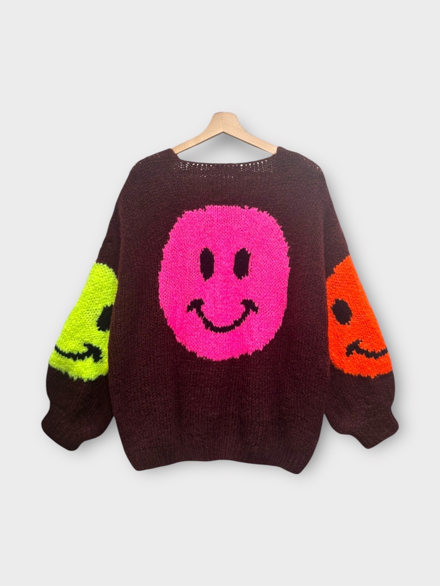 Pull en laine oversize inscription smiley col V manches longues | Paris ...