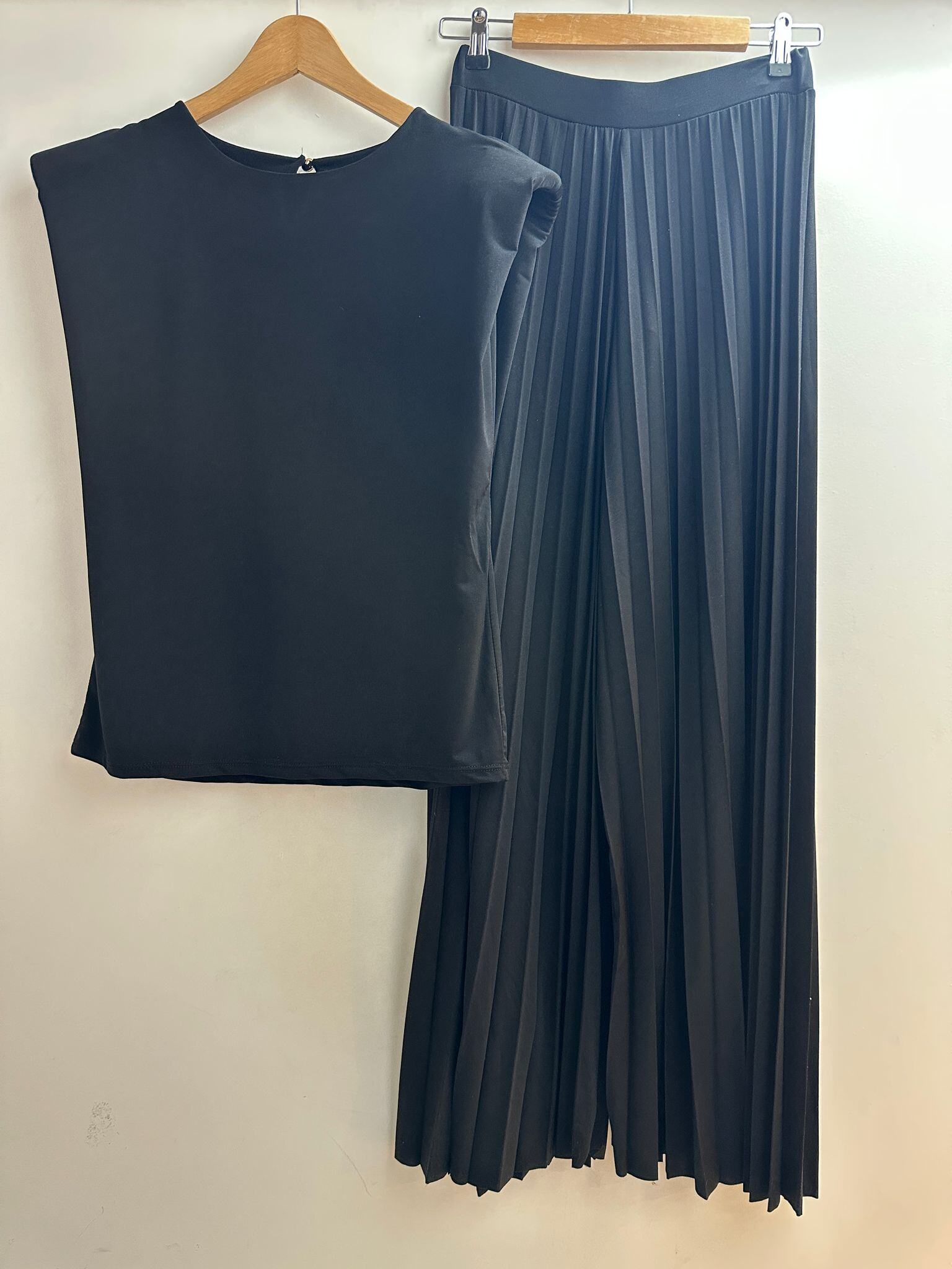 Solid color set top + pants | Paris Fashion Shops