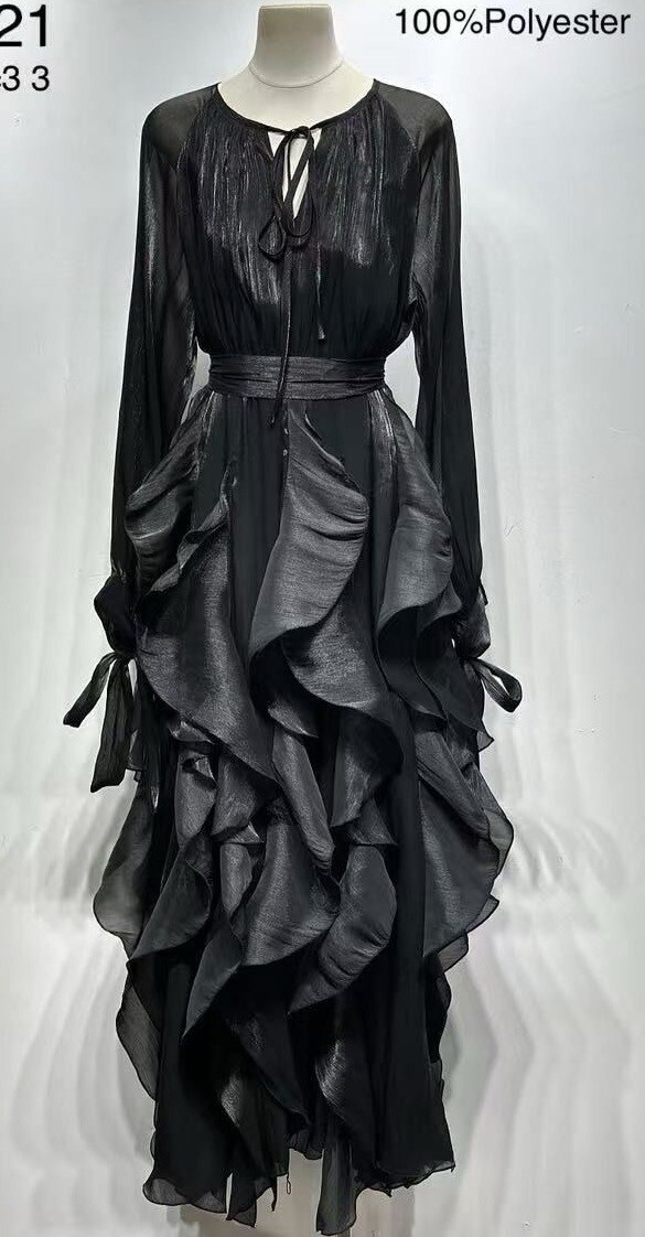 Flowy long dress with ruffles | Paris Fashion Shops