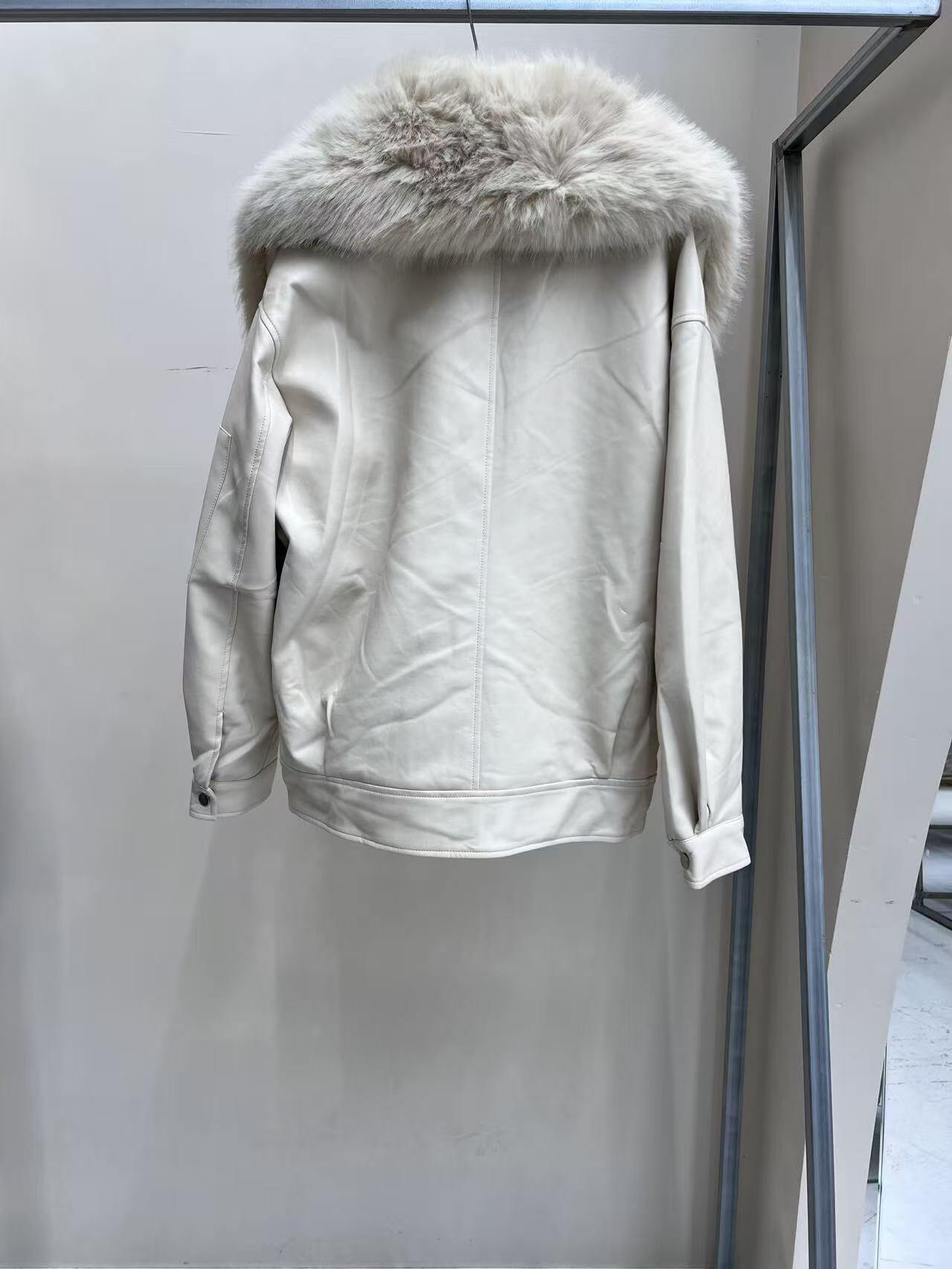 Fourrure Courte Oversize avec Poches : Confort et Style en une Seule ...