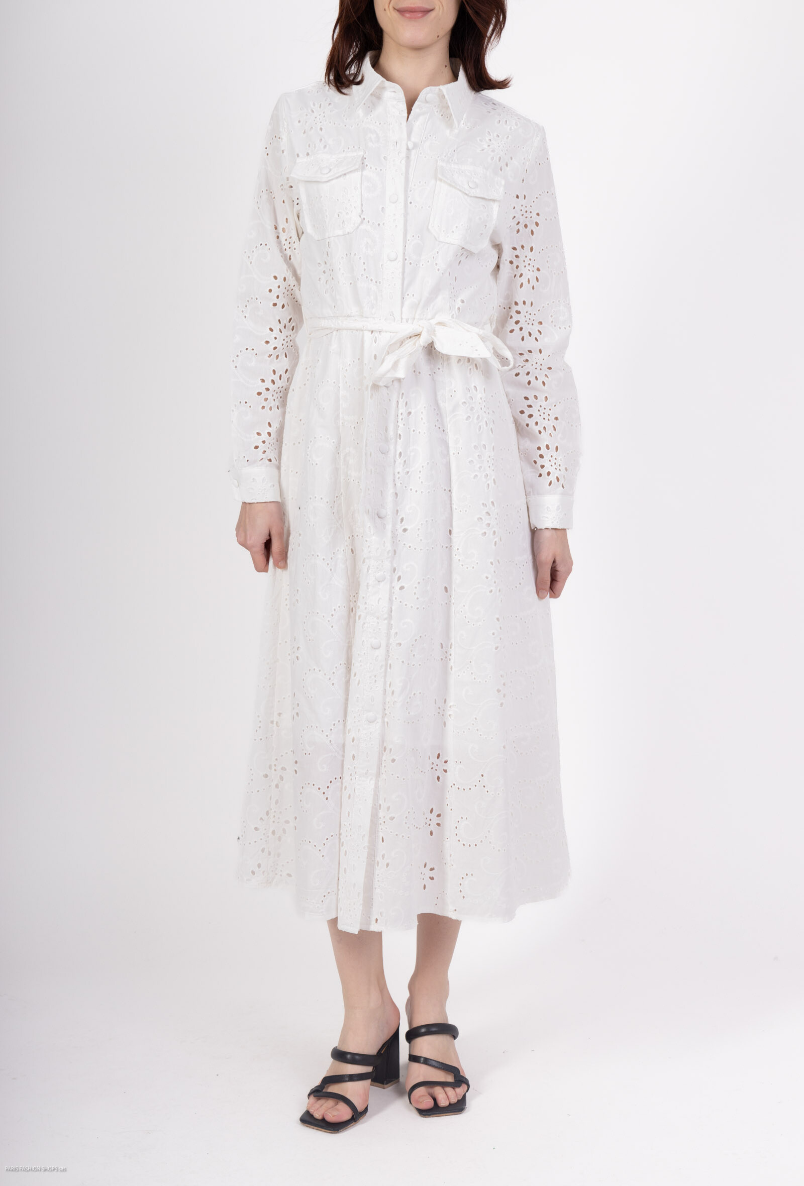 Robe longue en broderie anglaise délicate au motif floral ajouré ...