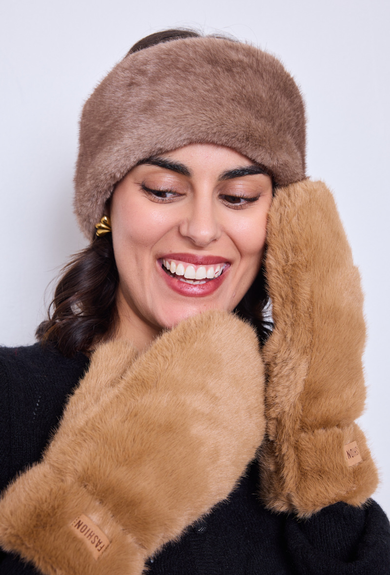 Ultra-soft faux fur mittens, chic and cozy for winter | Paris Fashion Shops